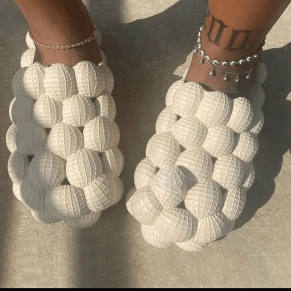 Shoes | Beige Bubble Slides | Poshmark